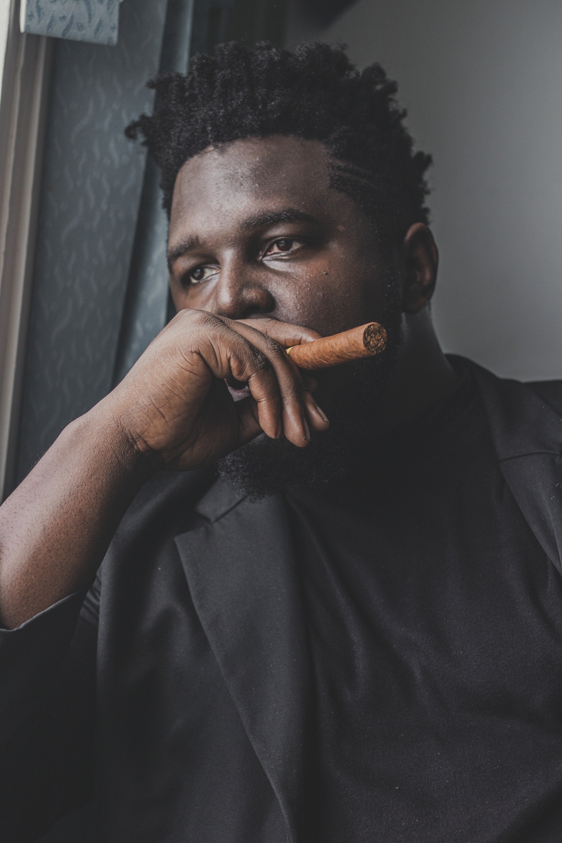 Proper Cigar Smoking Etiquette for Gentlemen – Cigar Cuts